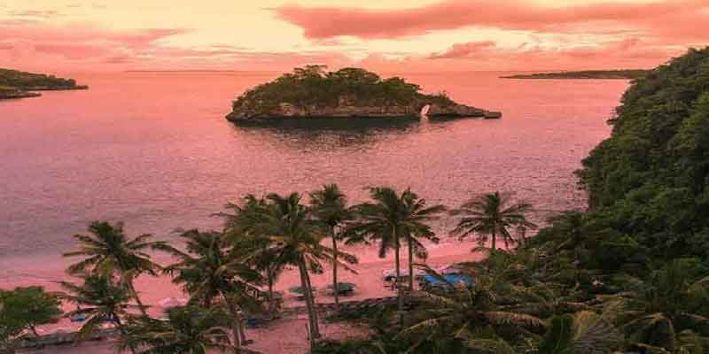 Crystal Bay Beach Nusa Penida - Tempat Wisata Hits di Nusa Penida