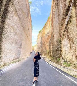 Pantai Tanah Barak Bali - Lokasi dan Tiket Masuk Terbaru