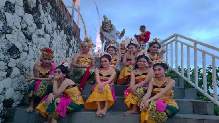 Tari Kecak Melasti Bali, Jadwal dan Harga Tiket Masuk
